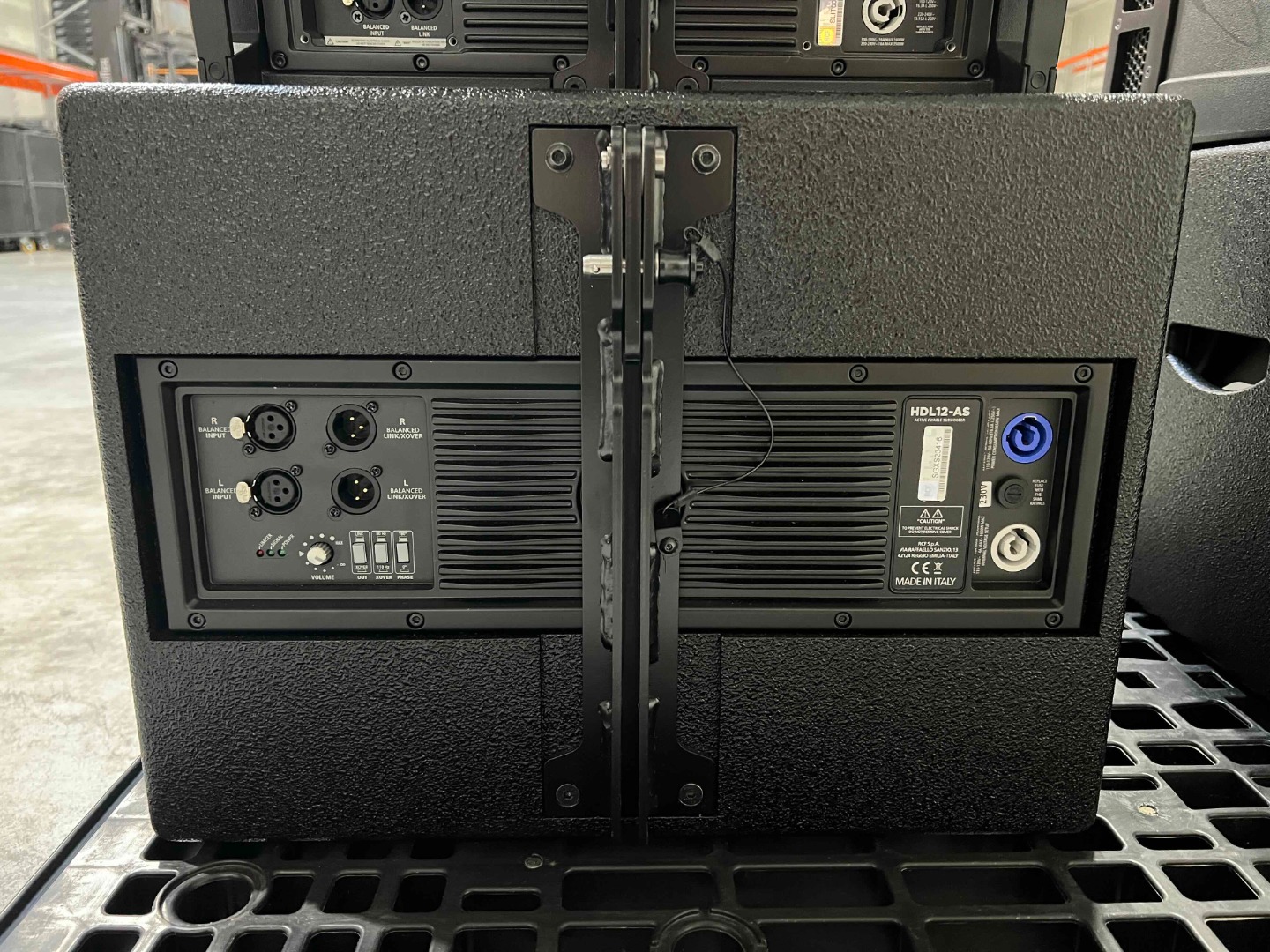 RCF powered line array: 12x HDL 6-A + 4x HDL 12-AS + mounting | 15850 EUR - Gebrauchte ...